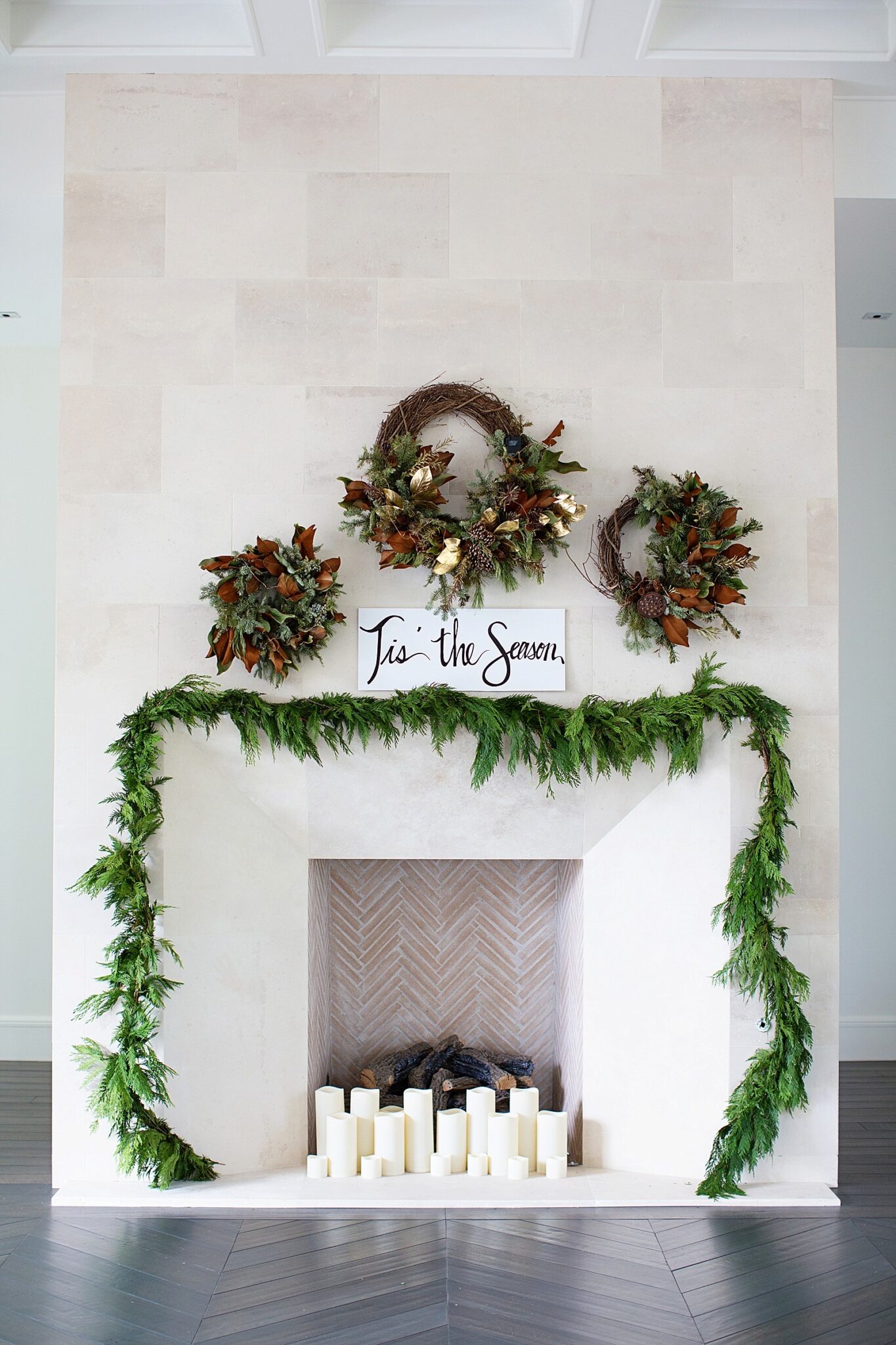 Deck the Halls: Christmas Decor - Diana Elizabeth
