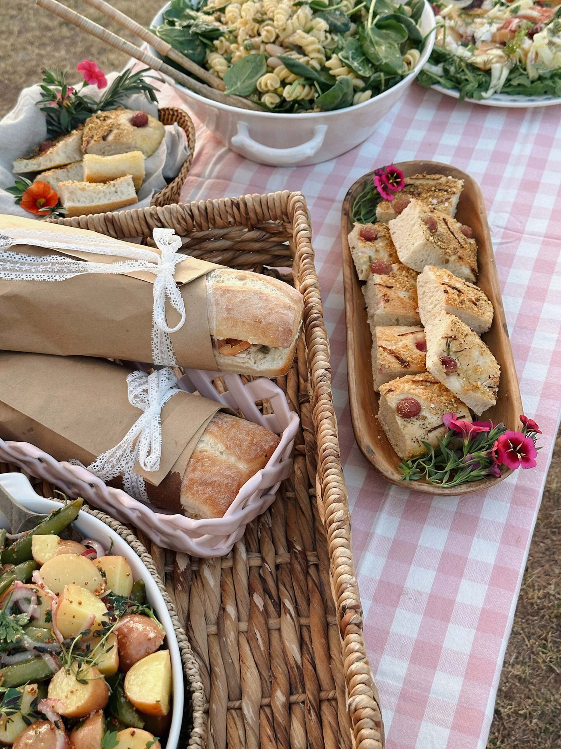 Picnic by the lake - Diana Elizabeth Steffen